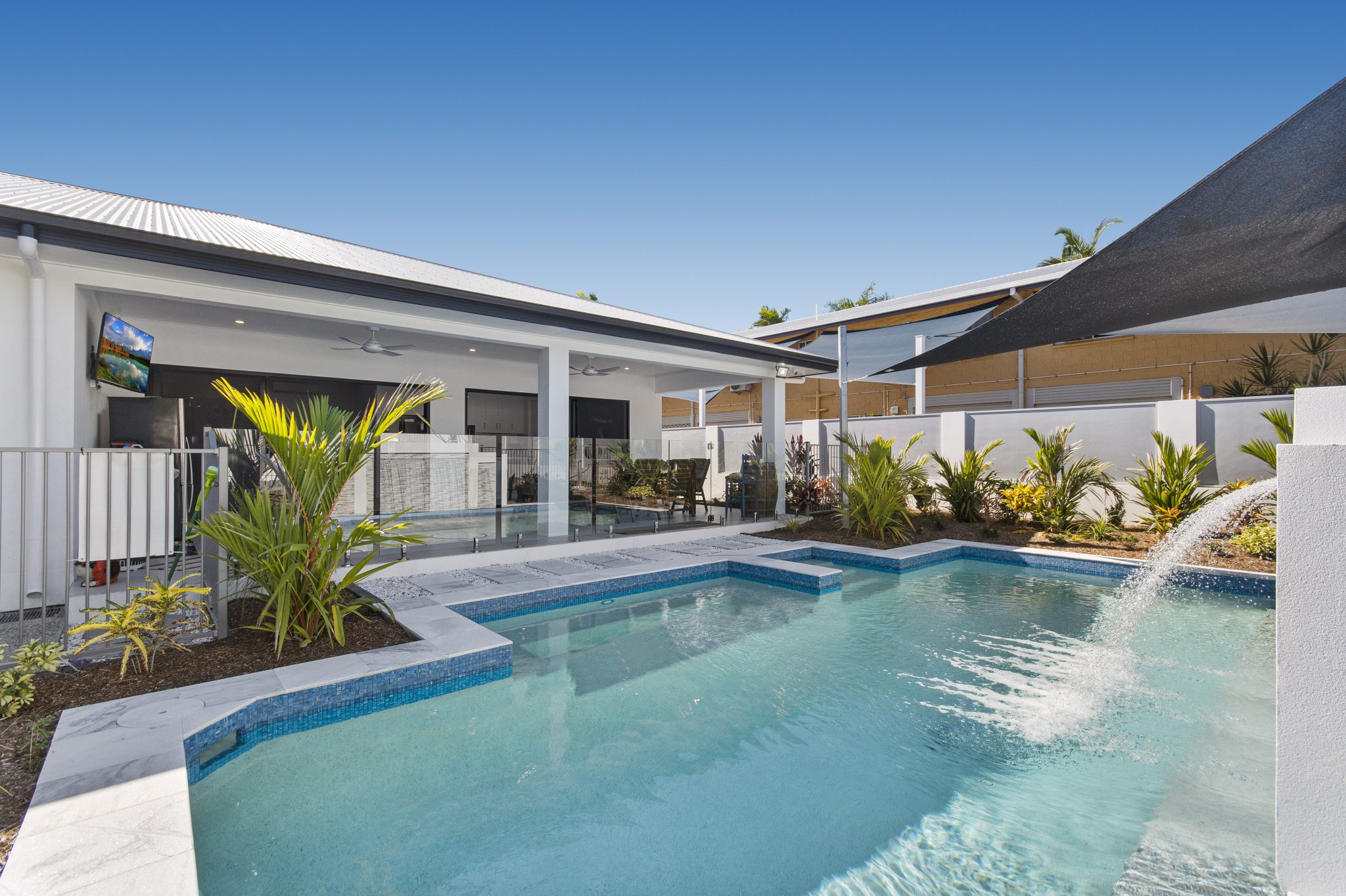 OUTDOOR TILES - Jerry and the Tilemakers